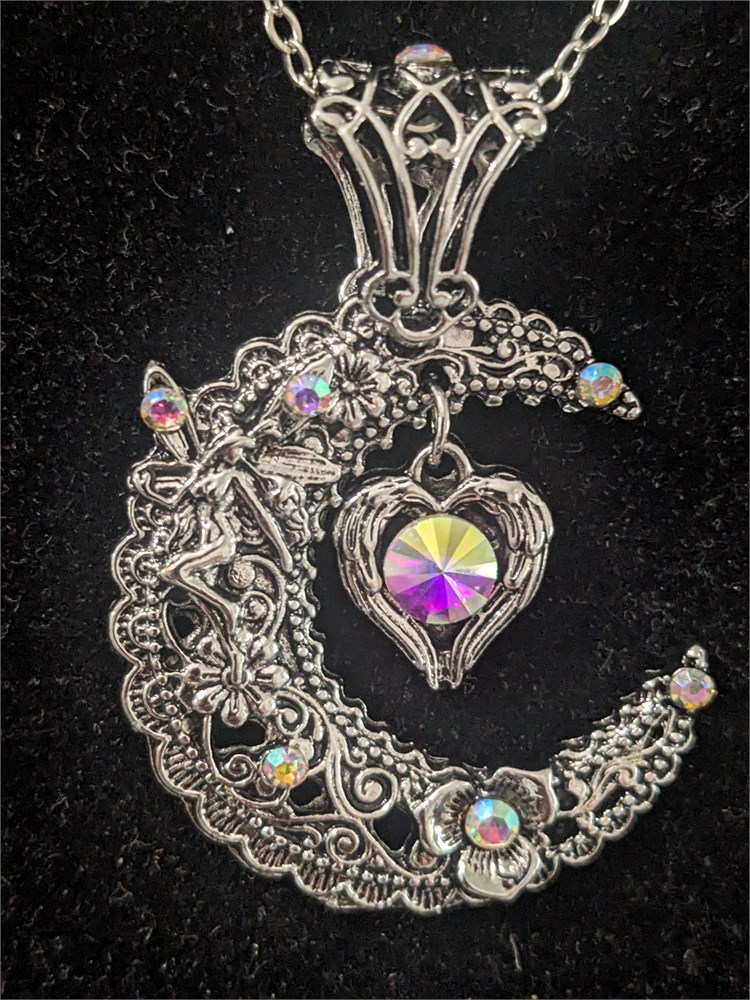 Great Finds Online Auctions - New Crescent Moon Fairy Filigree Necklace