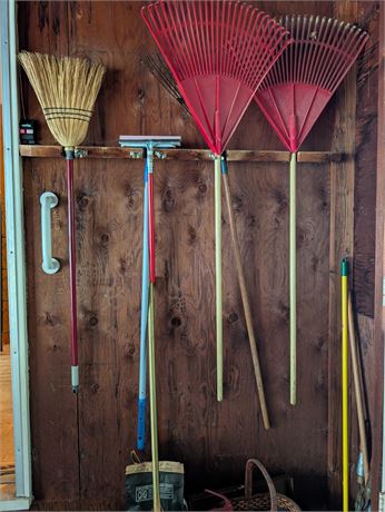 Great Finds Online Auctions - Garage Wall Clean Out