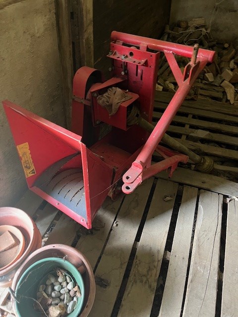 Great Finds Online Auctions - Hopper Attachment