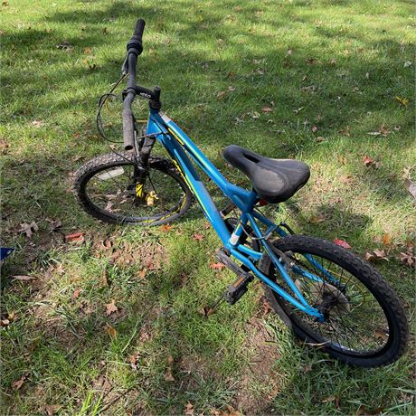 Great Finds Online Auctions - Huffy Nighthawk Bike