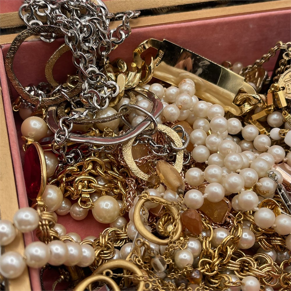 Great Finds Online Auctions - Fashion Jewelry Collection in ...