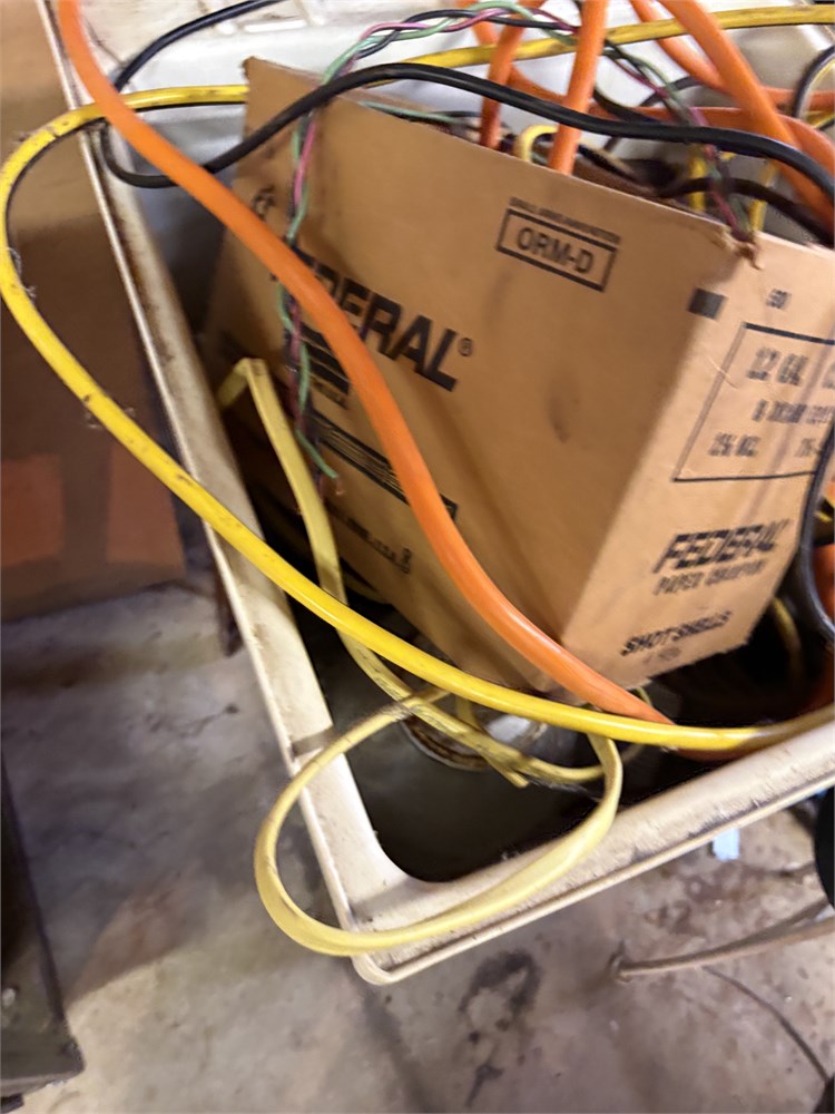 Great Finds Online Auctions - Assorted electrical cords