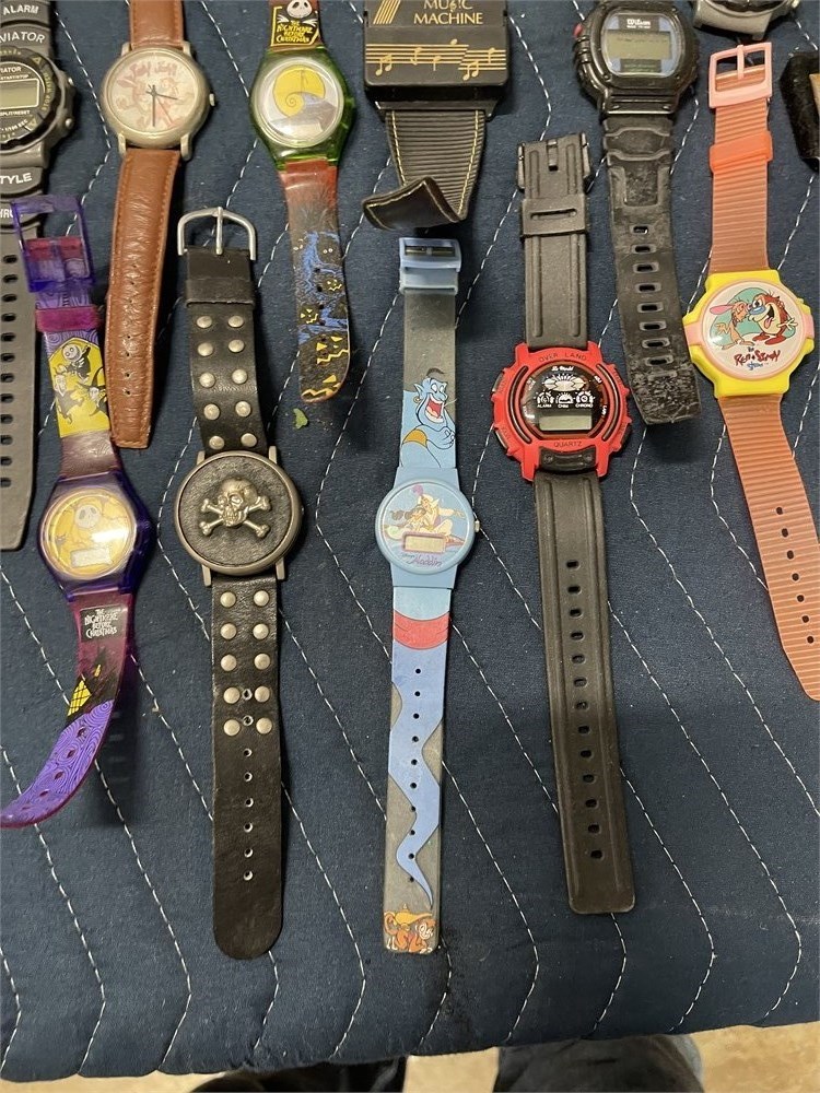 Great Finds Online Auctions - Large Collection of Vintage Novelty Watches