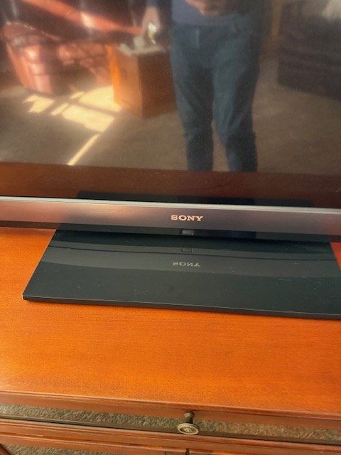 Great Finds Online Auctions - Sony Brava KDL-60EX700 LCD TV