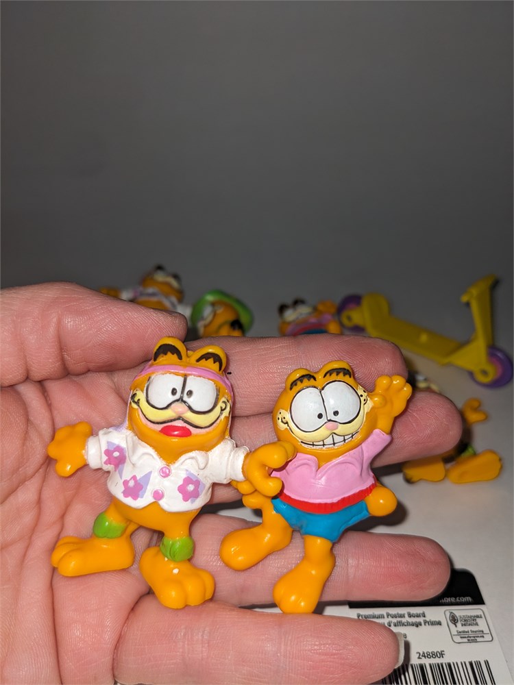 Great Finds Online Auctions - Vintage Garfield Toys