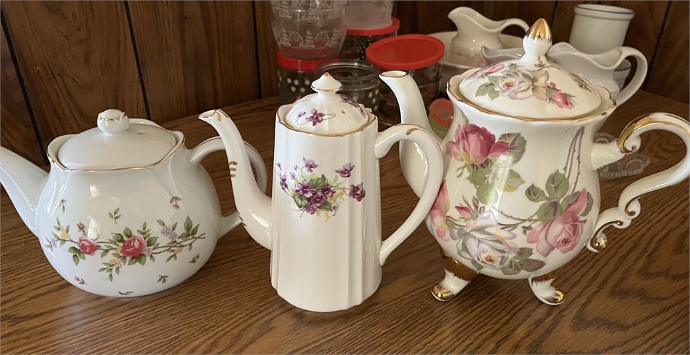 Great Finds Online Auctions - Teapots and Coffeepot