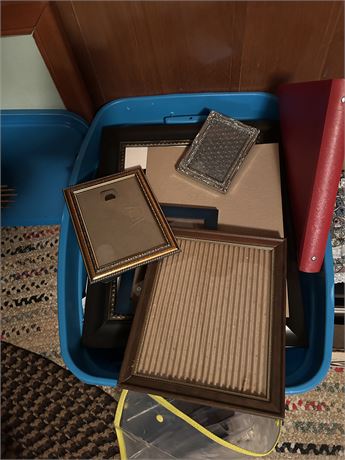 Great Finds Online Auctions - Tote of Frames
