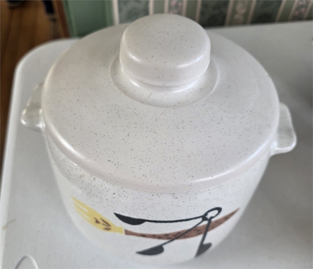Great Finds Online Auctions - West Bend Stoneware Bean Pot