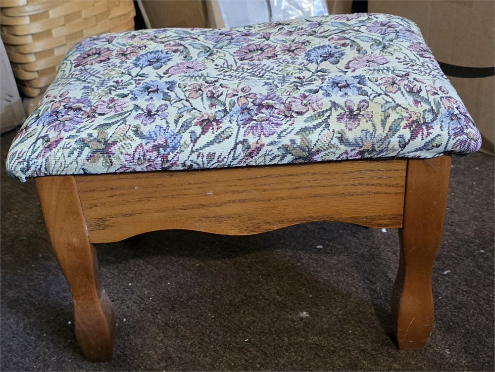 Great Finds Online Auctions - Thomas Pacconi Classic Wooden Footstool ...