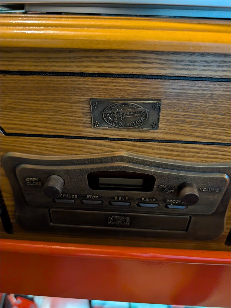 Great Finds Online Auctions - Boombox, Stereo System and Record Player