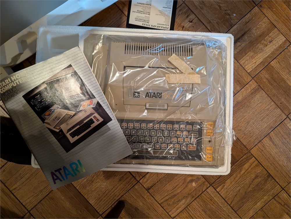 Great Finds Online Auctions - Atari 400 home computer