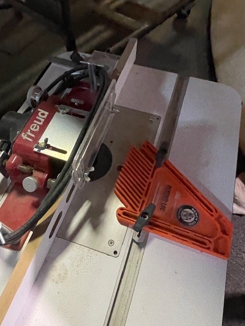 Great Finds Online Auctions - Freud Router Table