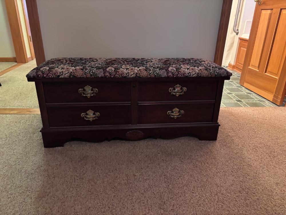 Great Finds Online Auctions - LANE UPHOLSTERED CEDAR CHEST