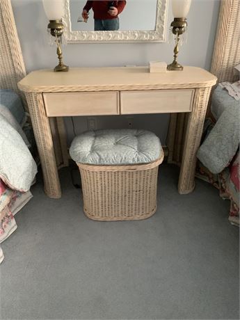 Great Finds Online Auctions - Vintage Henry Link White Wicker Desk ...
