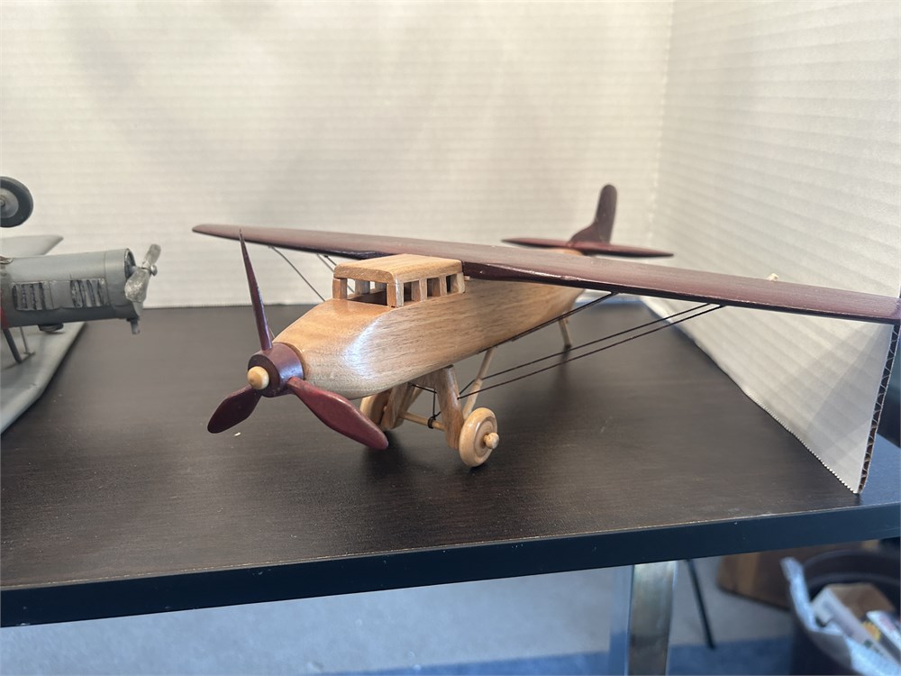 Great Finds Online Auctions - Airplane Lot