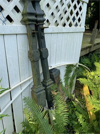 Great Finds Online Auctions - Cast Iron Gate Posts