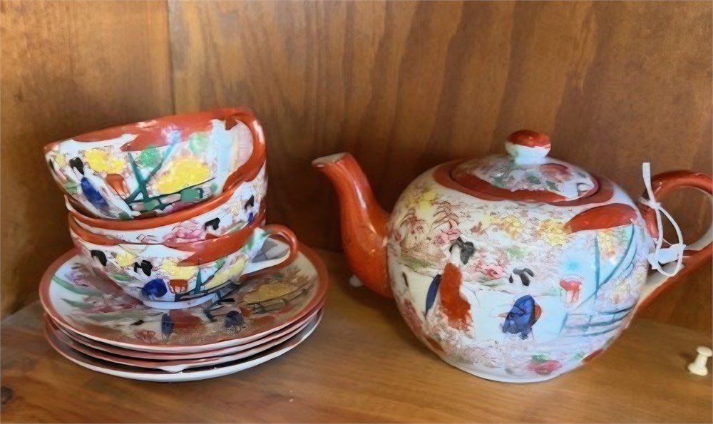 Great Finds Online Auctions - Japanese Kutani Porcelain ‘Geisha Girl ...
