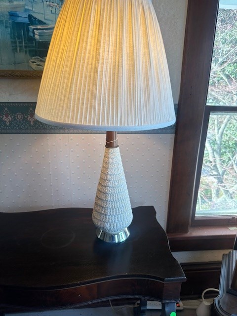 Great Finds Online Auctions - Safavieh Stark White Ceramic Table Lamp