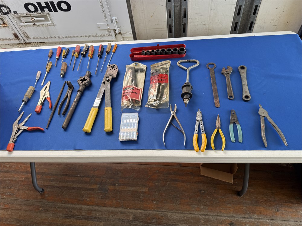 Great Finds Online Auctions - Large Assortment of Hand Tools