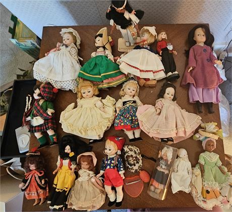 Great Finds Online Auctions - Doll Lot
