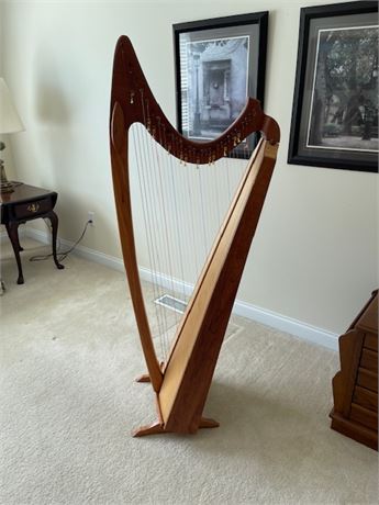 Great Finds Online Auctions - Musicmaker’s Full Sized Handmade Harp
