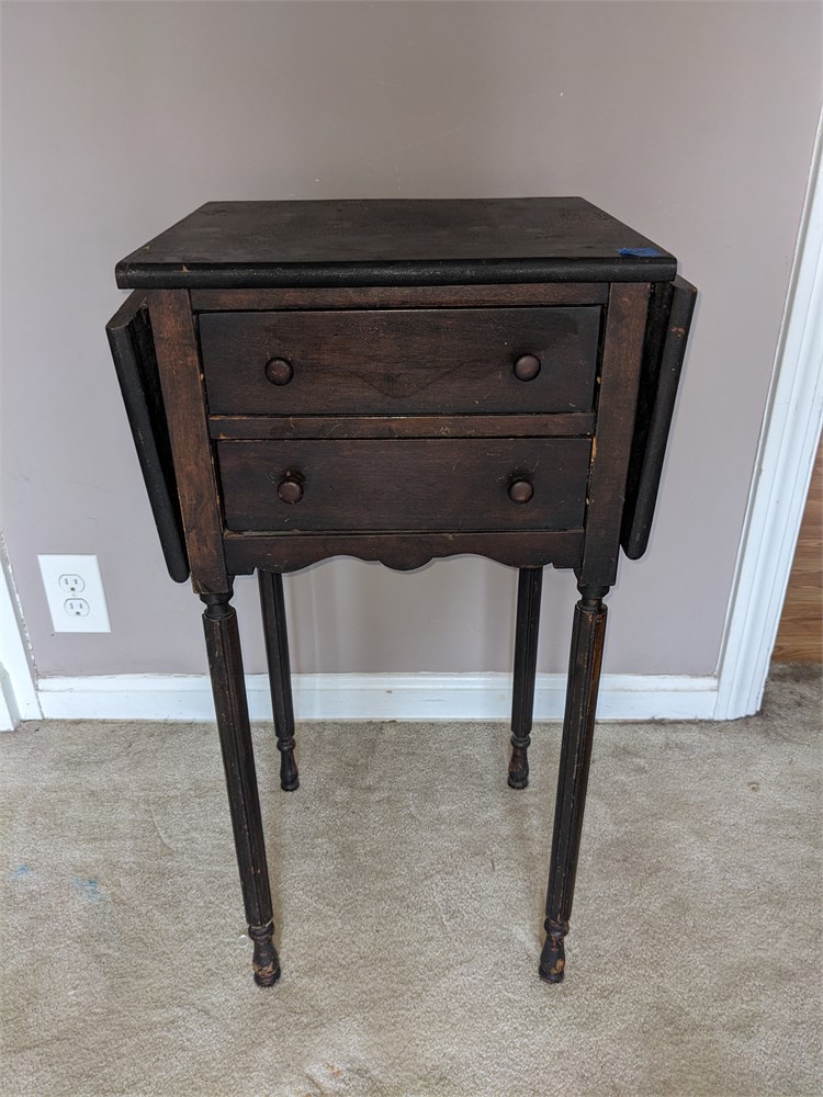 Great Finds Online Auctions - Antique Wood Drop Side Table