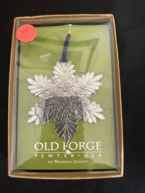 Great Finds Online Auctions - Wendell August Old Forge Pewter Snowflake ...