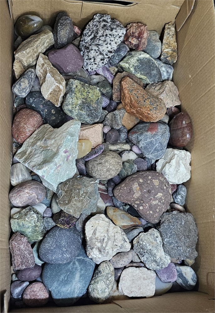 Great Finds Online Auctions - Box of Rocks and Minerals
