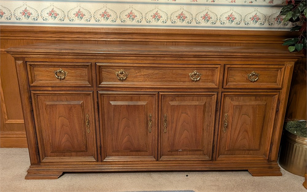 Great Finds Online Auctions - Thomasville Sideboard