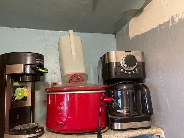 Great Finds Online Auctions - Kitchen Appliances Lot