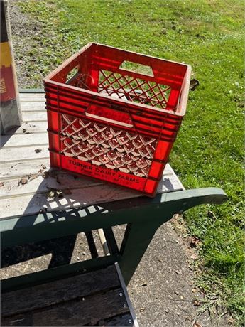 Great Finds Online Auctions - Turner Dairy Farms Milk Crate