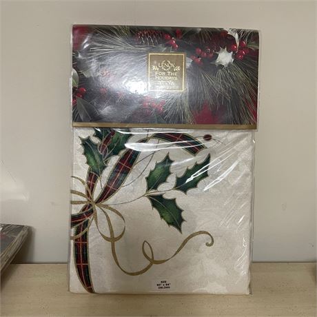 Great Finds Online Auctions - Lenox For The Holidays Table Linen