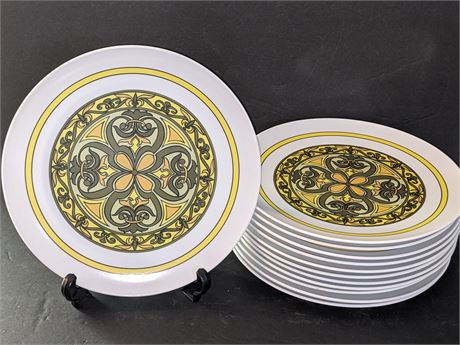 Great Finds Online Auctions - Vintage Melamine Plates- Set of 12