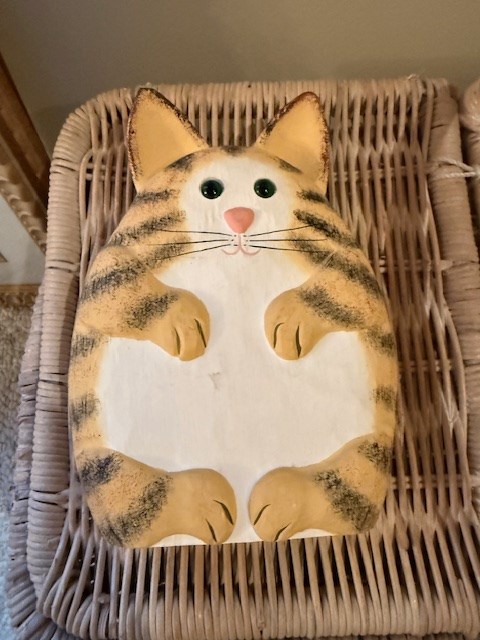 Great Finds Online Auctions - Hand-carved Wooden Folk Art Tabby Cat ...