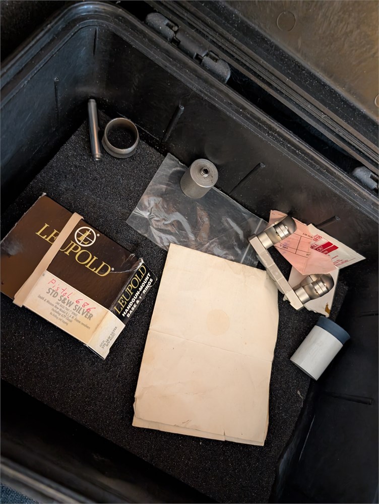 Great Finds Online Auctions - Small Pelican Case - 1400